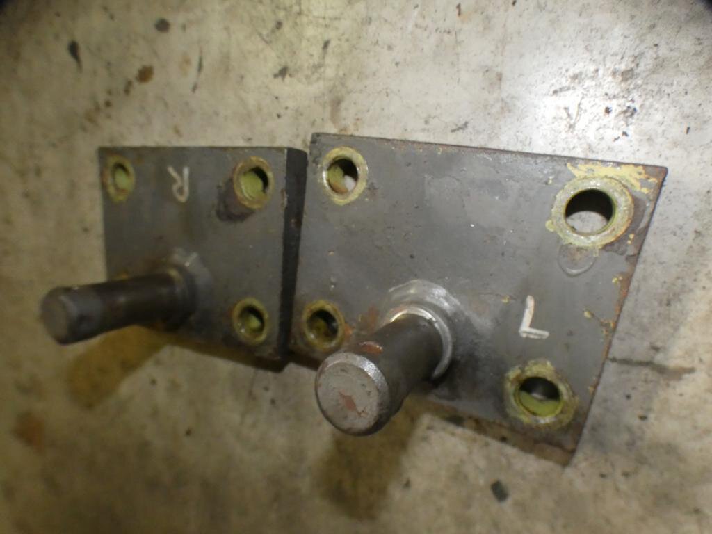 Fendt Farmer 3 S 4s FW 238 Halter für Unterlenker, 49,00